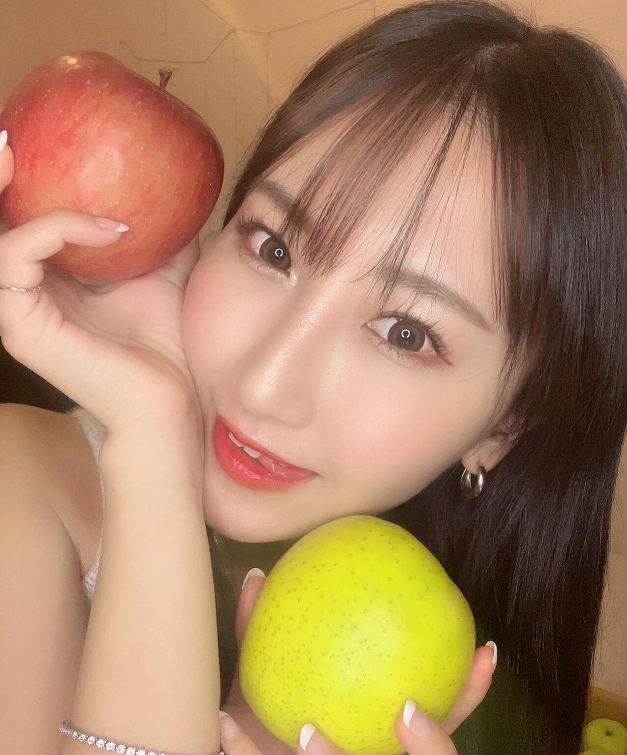 熊谷麻音の魅力に迫る！ダーツとGカップグラビアの二刀流【津軽弁な美人ダーツプロ】 – ダーツブログ NEED(ニード)